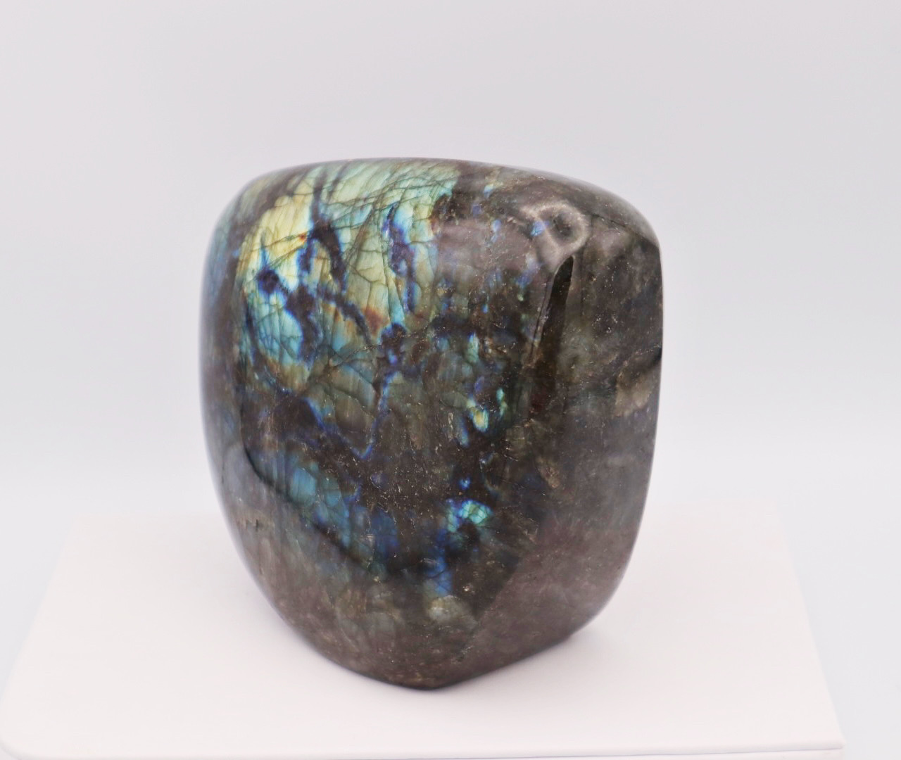 Labradorite Freeform - The Lizzadro Museum of Lapidary Art
