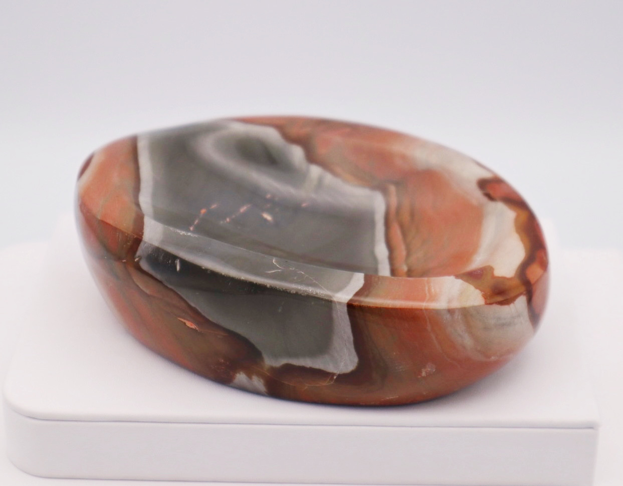 Polychrome Jasper dish - The Lizzadro Museum of Lapidary Art